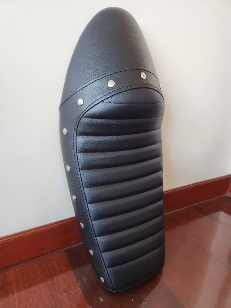 SR400/500 - Custom Seat "Rocker" | Omega Racer Custom Parts Store